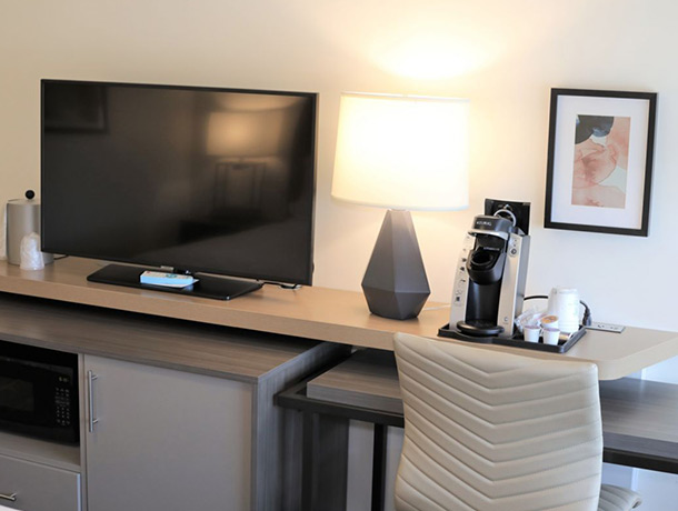 St. Cloud Hotel Reservations | Holiday Inn & Suites