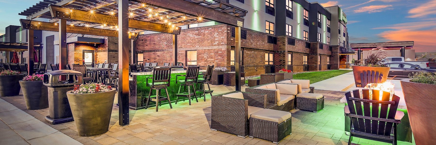 Savvy Hotel Rooms in St. Cloud | Holiday Inn & Suites