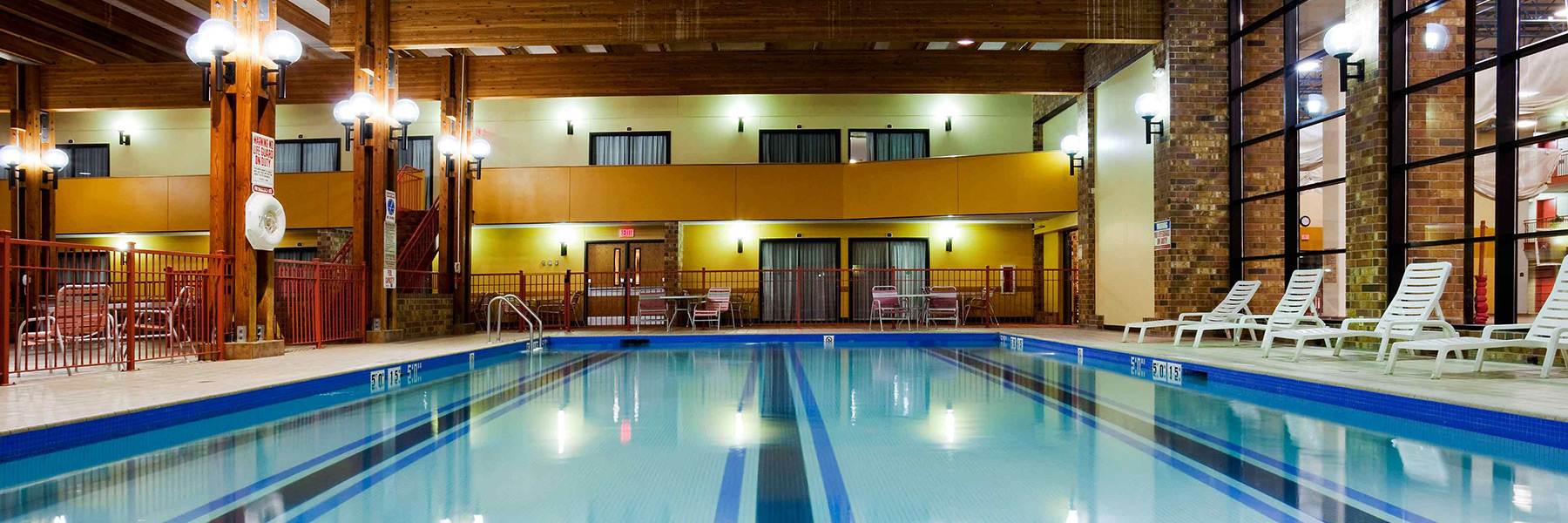 Savvy Hotel Rooms in St. Cloud | Holiday Inn & Suites