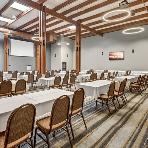 Best Hotel in St. Cloud | Holiday Inn & Suites St. Cloud